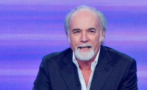 Antonio Ricci contro Ezio Mauro a Striscia | ZoomGossip